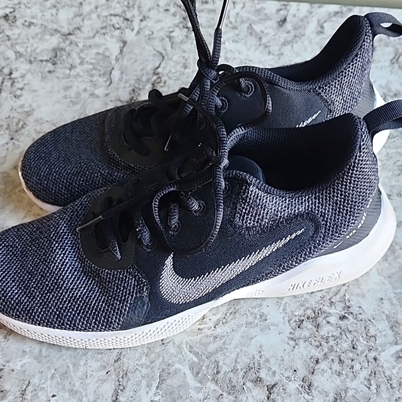 Shoes | Nike Black And White Running Shoes Nike Womens Stroke Running ...